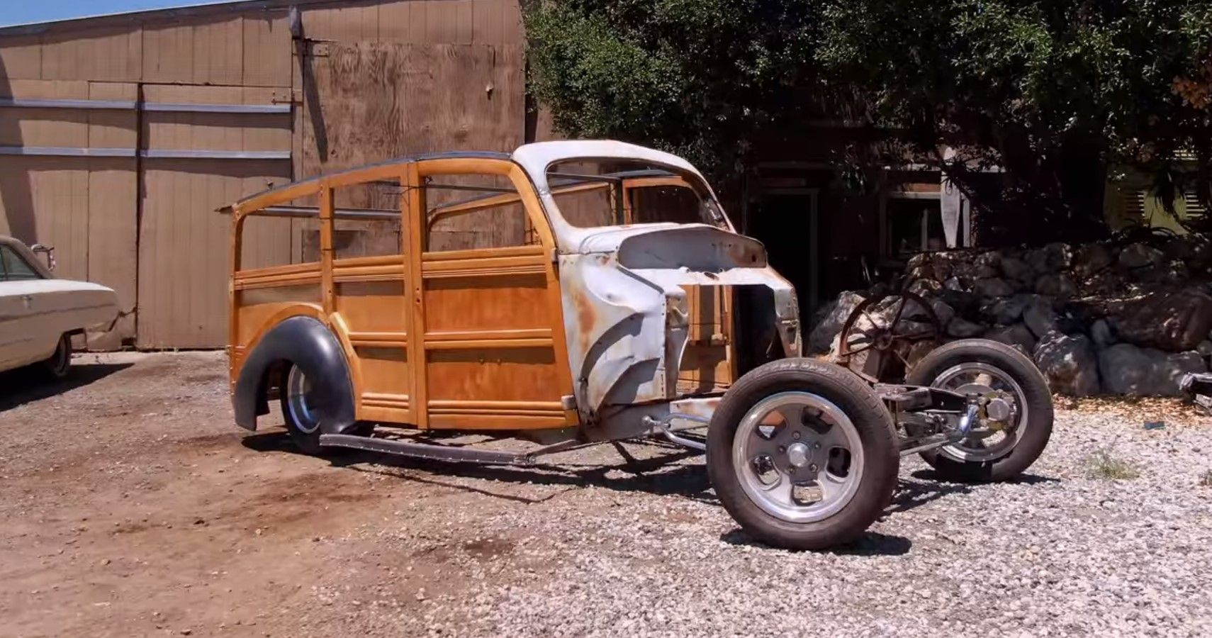 Interesting Gotham Garage Builds Junk Images