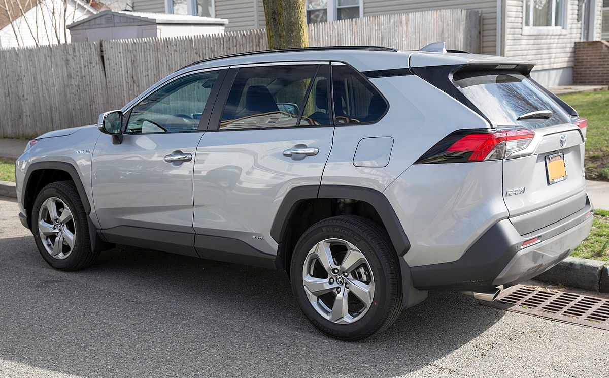 Here's What Makes The Toyota RAV4 Hybrid Limited An Awesome Mid-Range Trim