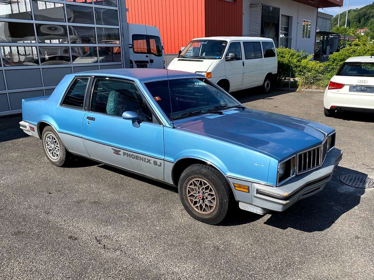 This Pontiac Phoenix Is A Malaise Hatchback Nobody Wants