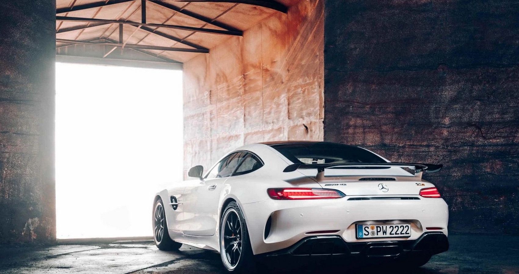 10 Best Front-Engine Sports Cars On The Market Right Now