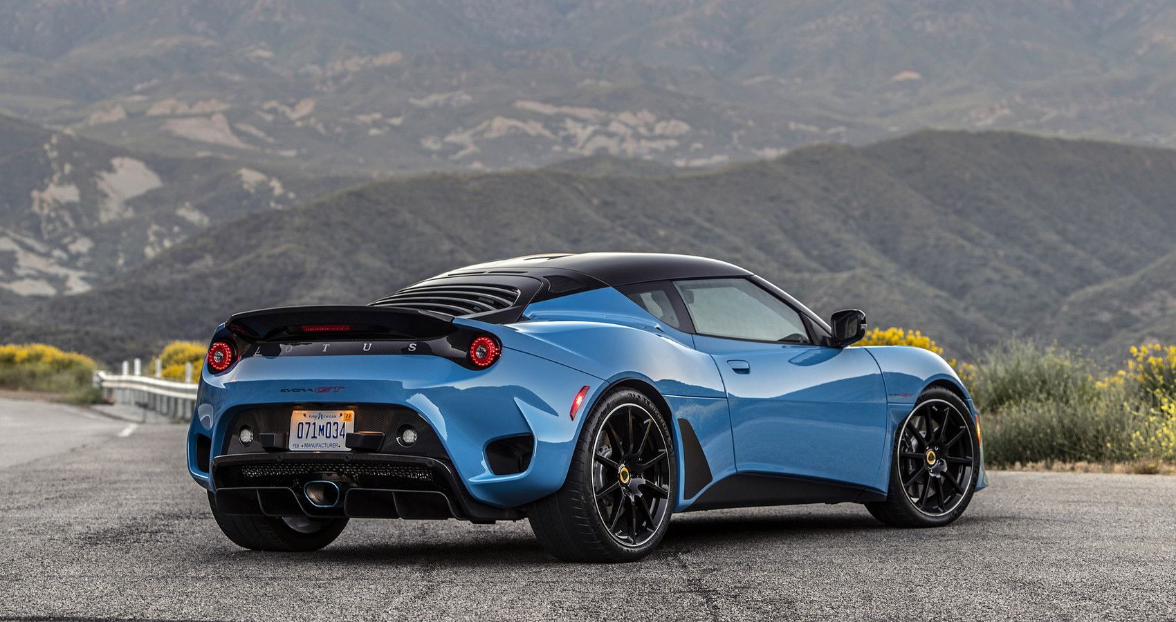 These Are Our Favorite Features Of The Lotus Evora GT