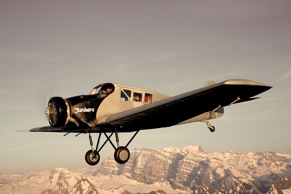 10 Airplanes That Have No Business Still Flying