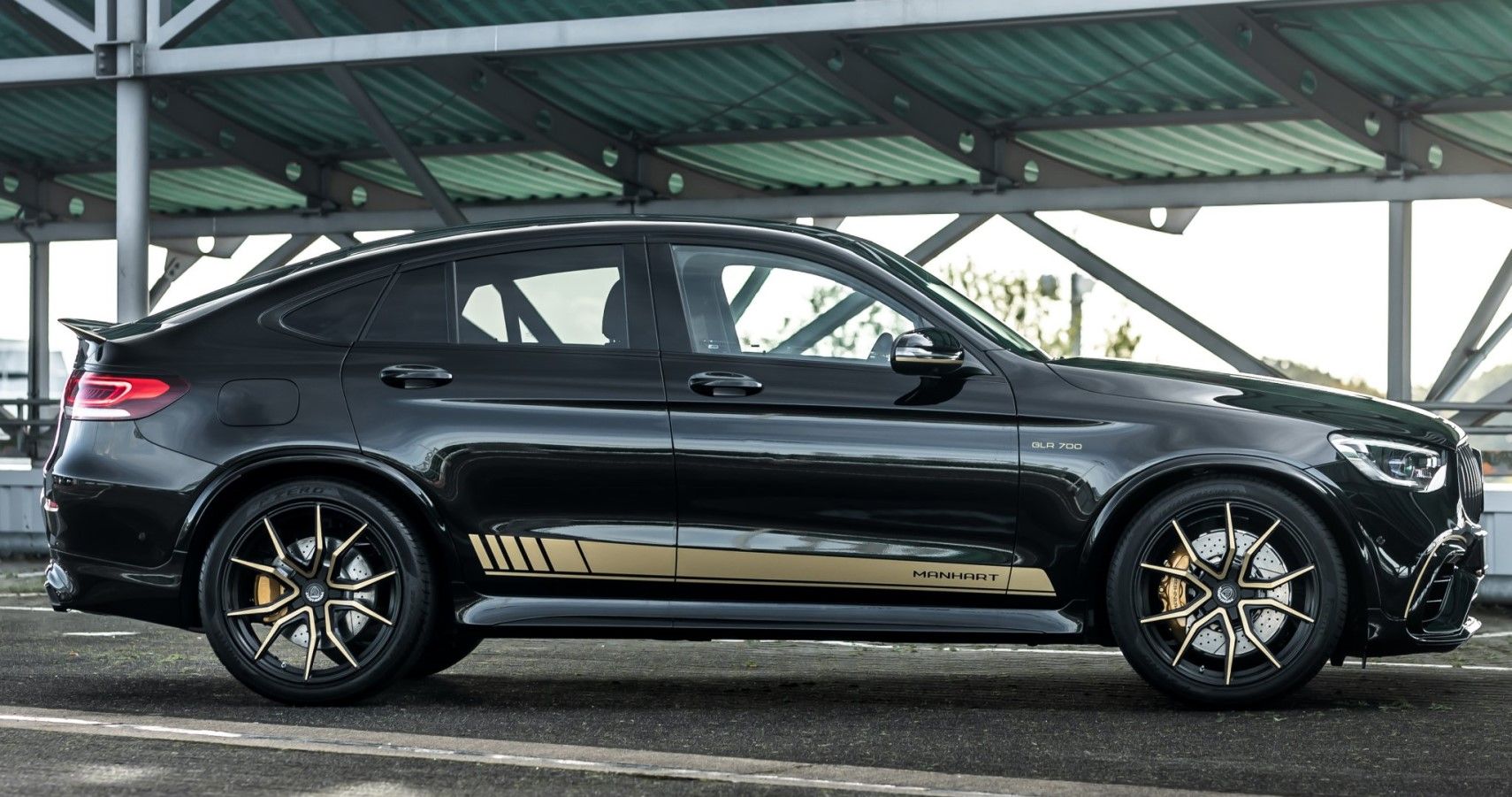 Manhart Shows Us That A 700 HP Merc-AMG GLC 63 S Coupe Is Normal