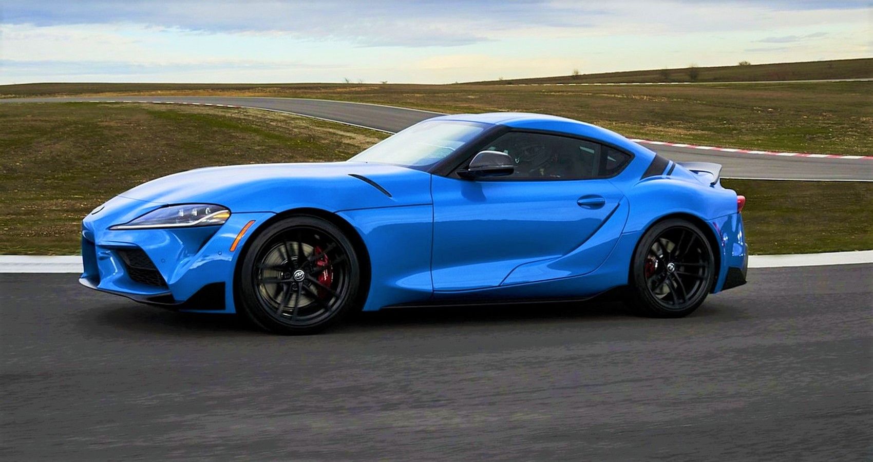 10 Best Front-Engine Sports Cars On The Market Right Now