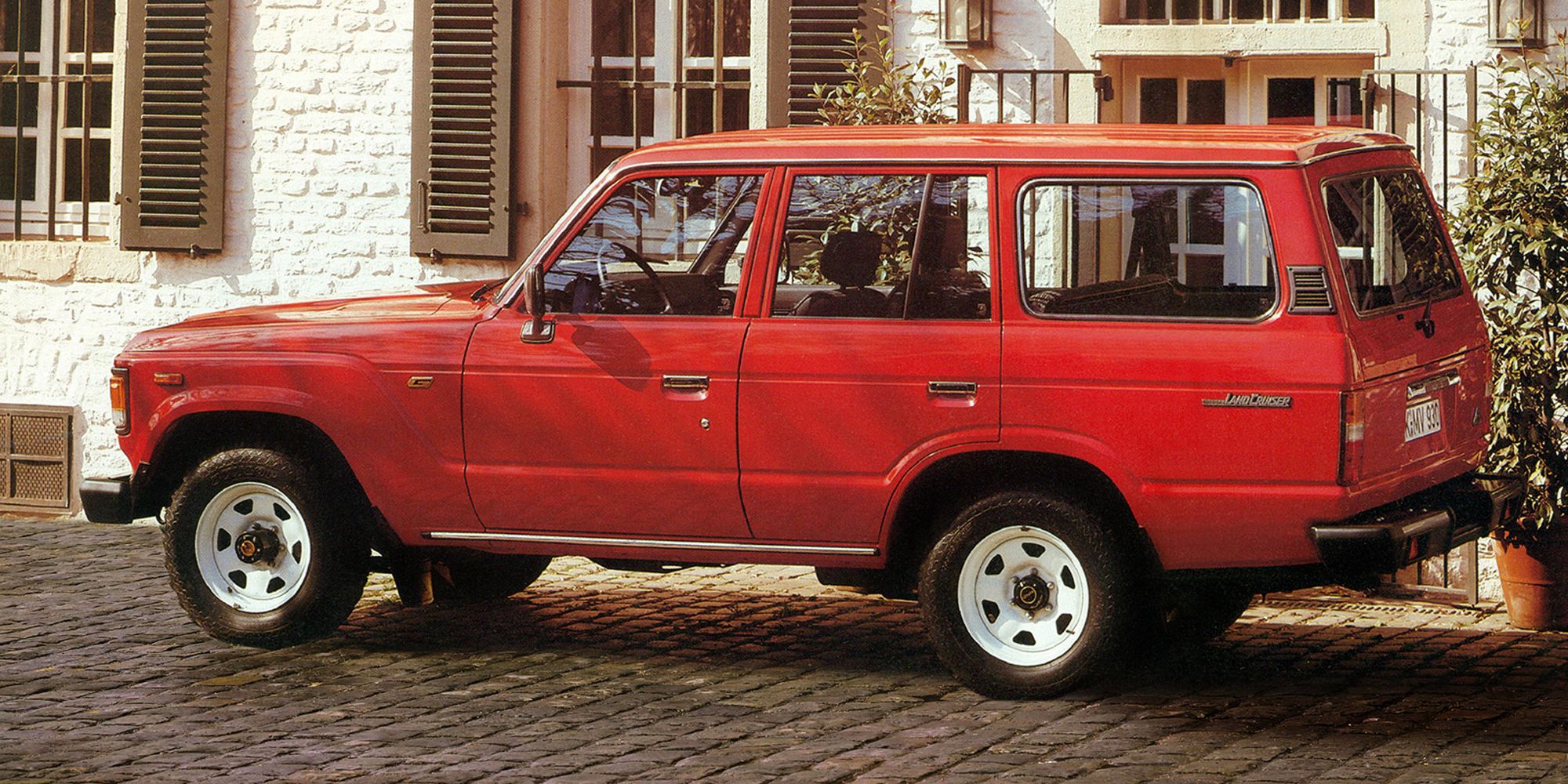 10 Cool Classic SUVs We'd Love To Take For A Spin