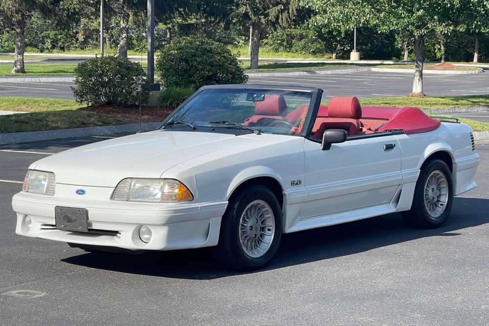 Auction Dilemma: Chevrolet Camaro Z28 Vs. Ford Mustang GT