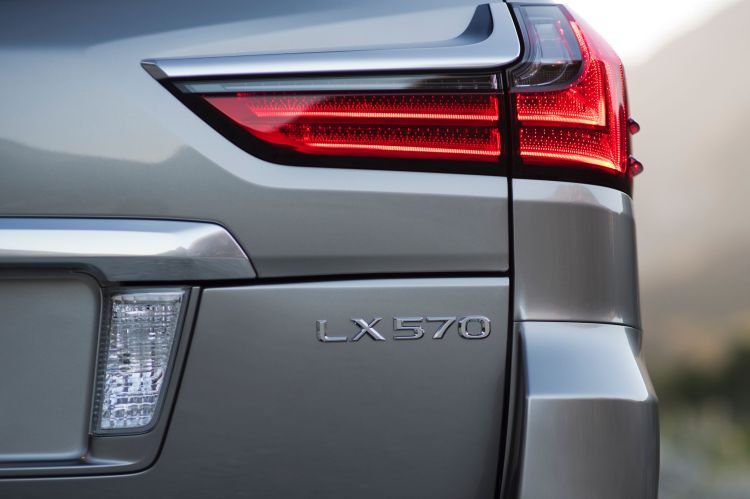 Here's How The Lexus LX 570 Compares With The Competition