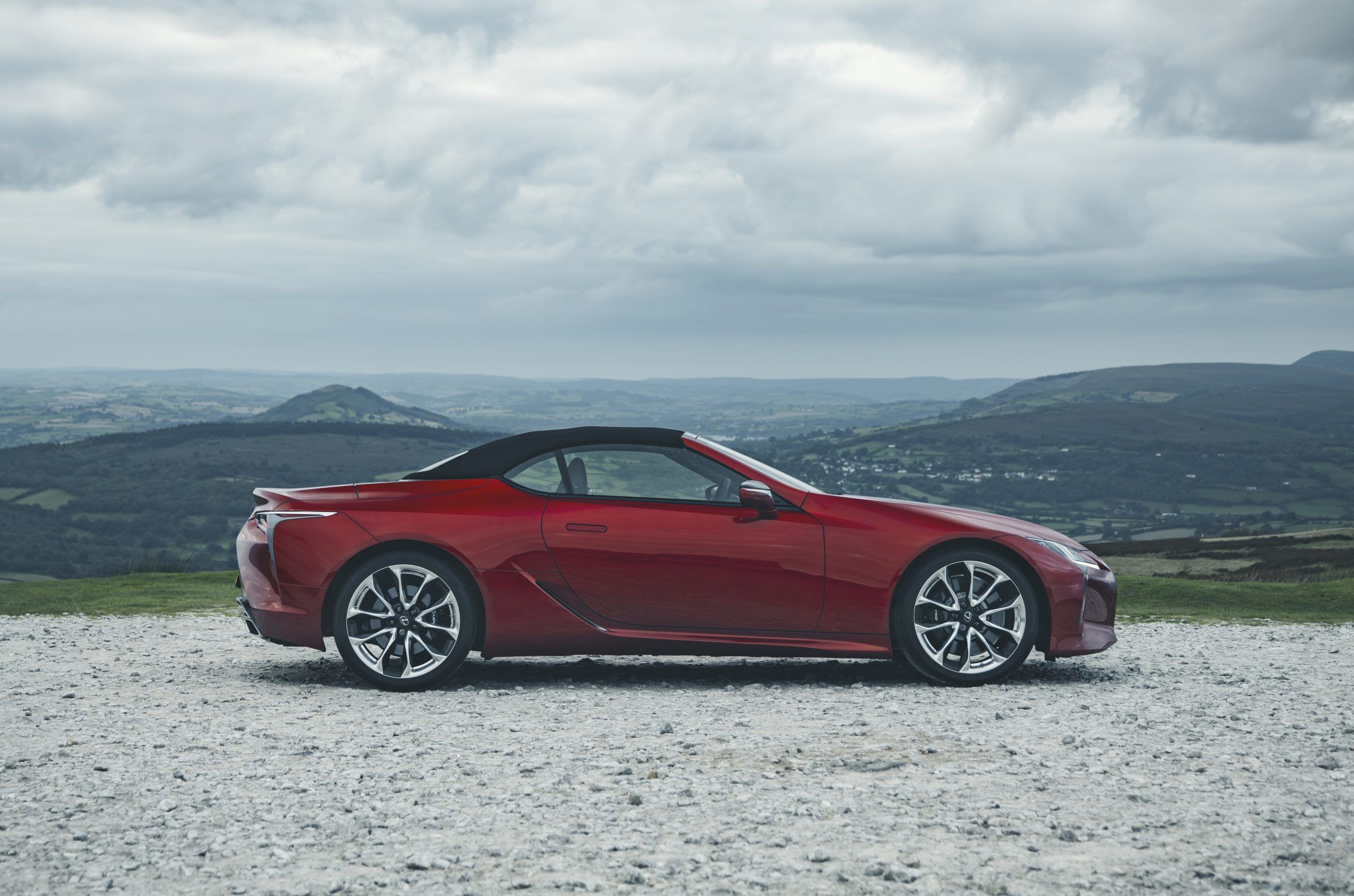 Here's What You Need To Know Before Buying A Lexus LC 500 Convertible