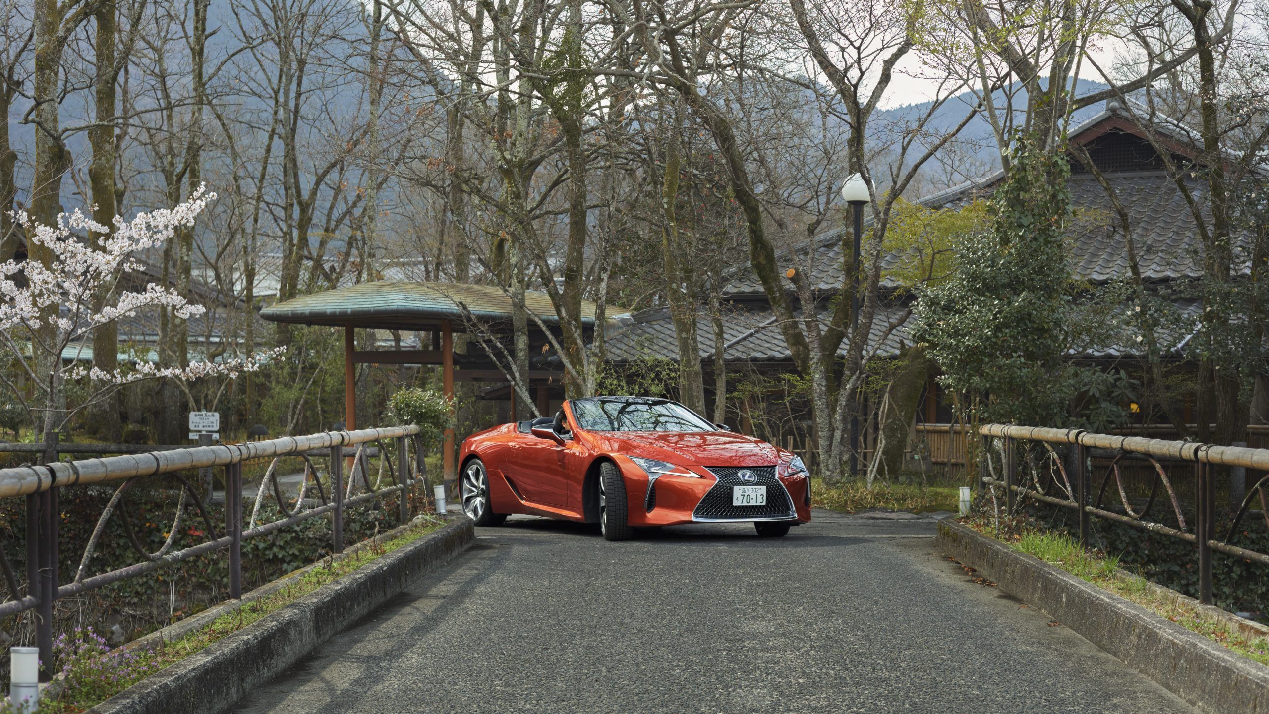 Here's What You Need To Know Before Buying A Lexus LC 500 Convertible