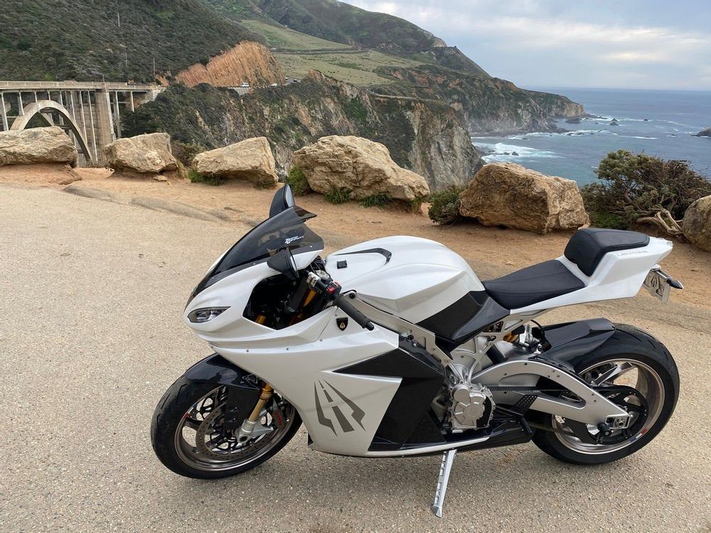8 Reasons Why We Like The Lightning Strike Electric Motorcycle (2 ...