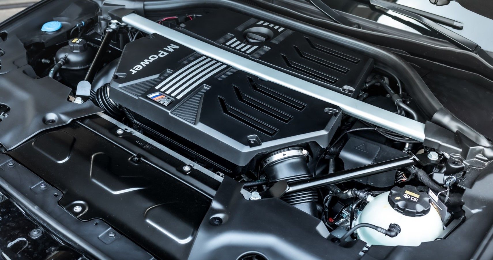 Everything You Need To Know About The Straight-Six Engine