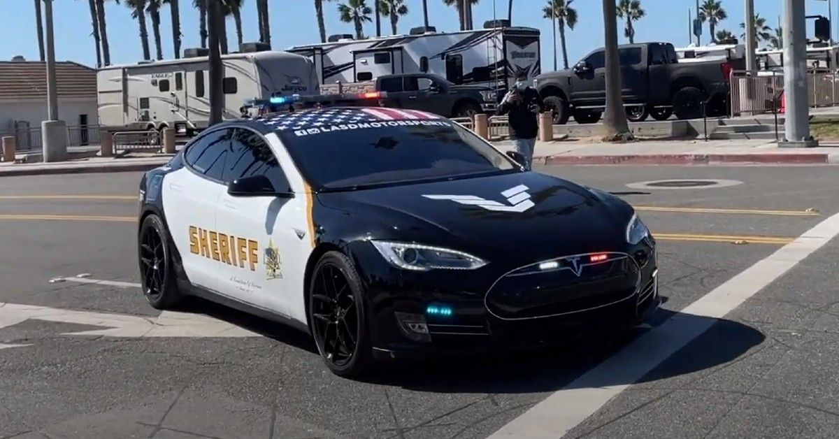 Tesla Police Car Plays The ‘Cops’ Theme Song And Cracks Jokes In Public