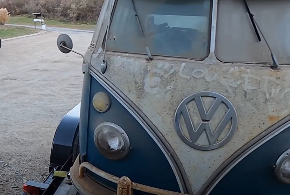 YouTuber Discovers Rare 1966 Volkswagen Bus