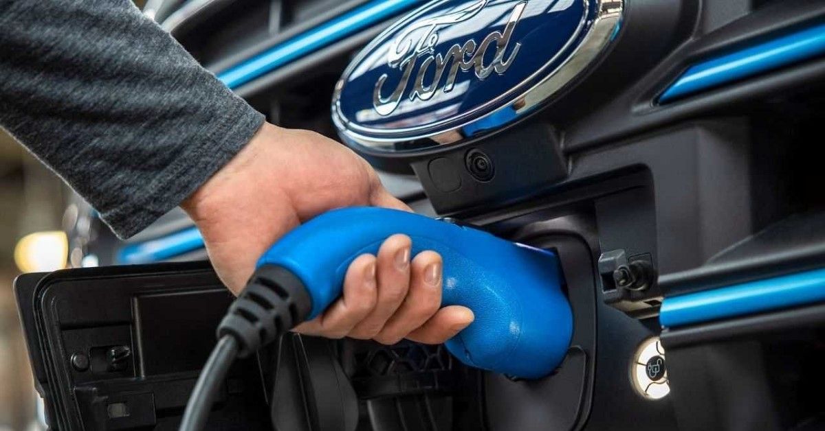 Ford Teases ‘Bullet Train’ Seven-Seater Electric SUV With 350 Mile Range