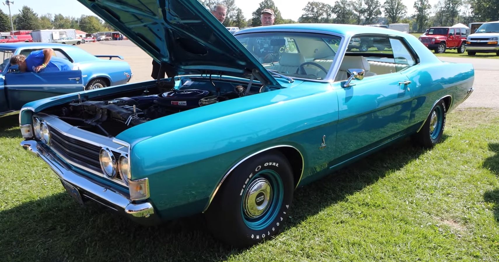 This Drag Races Features A Stock 1969 Ford Cobra And A 1969 Hurst Olds