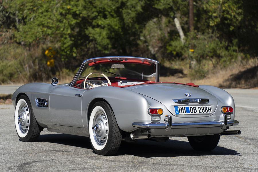 10 Classic Sports Cars That Are Almost As Gorgeous As The Jaguar E-Type