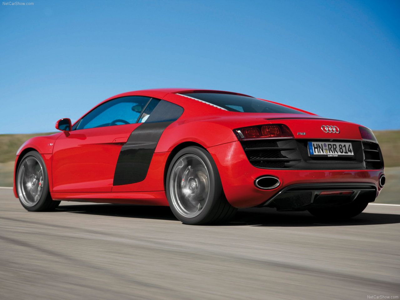 10 Reasons Why Gearheads Should Drive An Audi R8