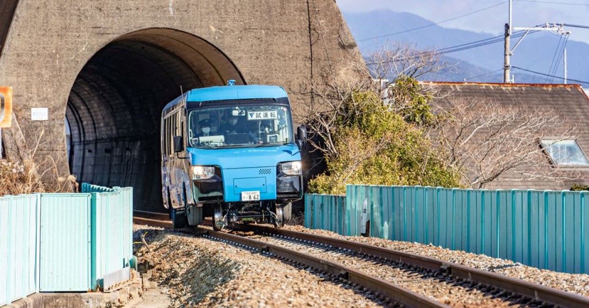 The DMV From Japan Is Both A Bus And A Train