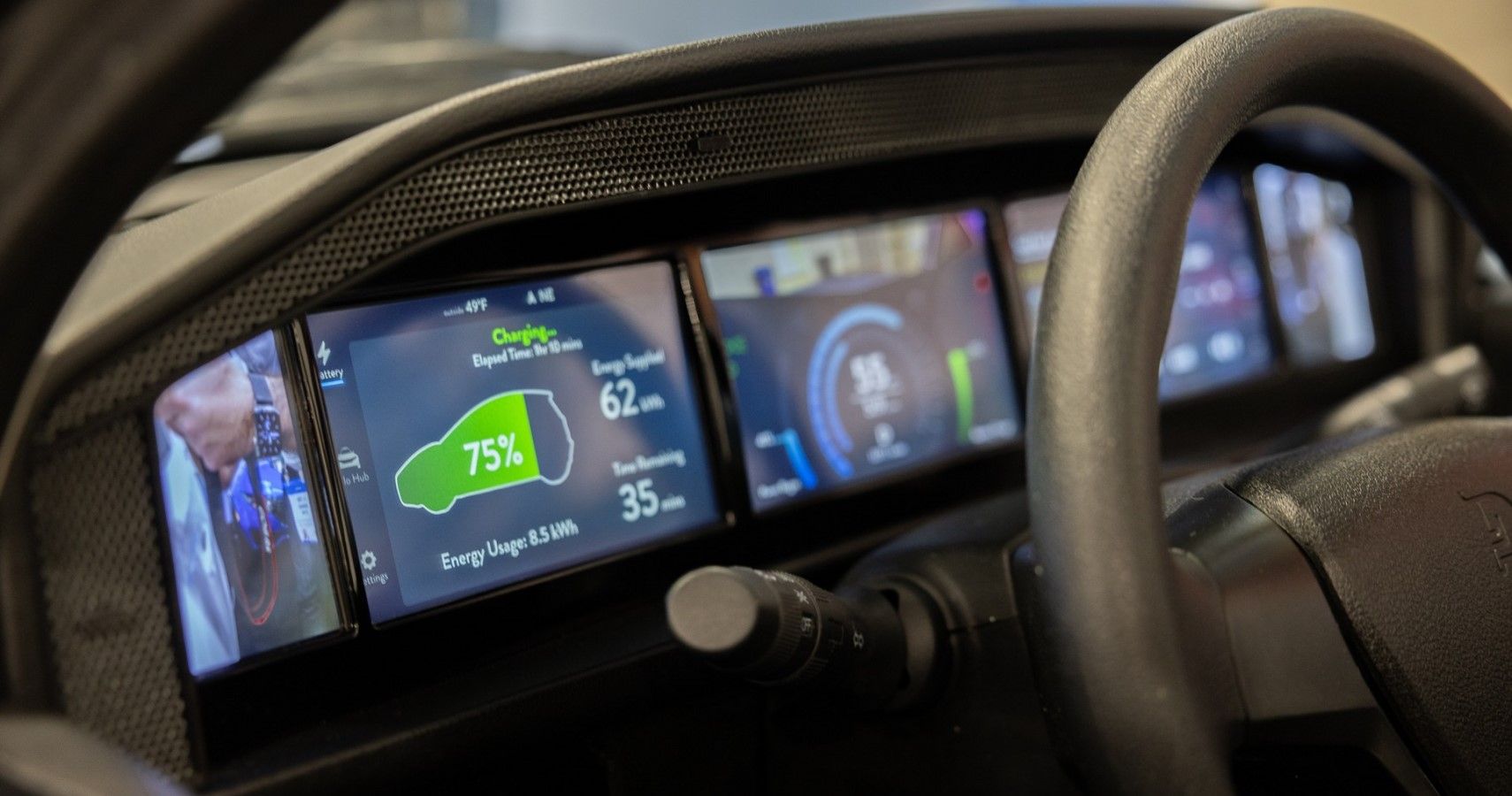 Meet the Quirky And Improved Three-Wheeled Solo EV