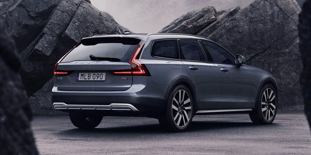 Here's How The Volvo V90 Cross Country Stacks Up Against The Competition