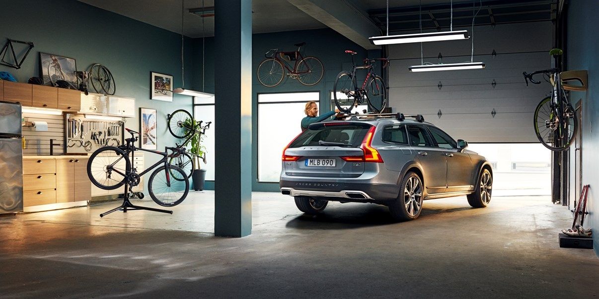 Here's How The Volvo V90 Cross Country Stacks Up Against The Competition