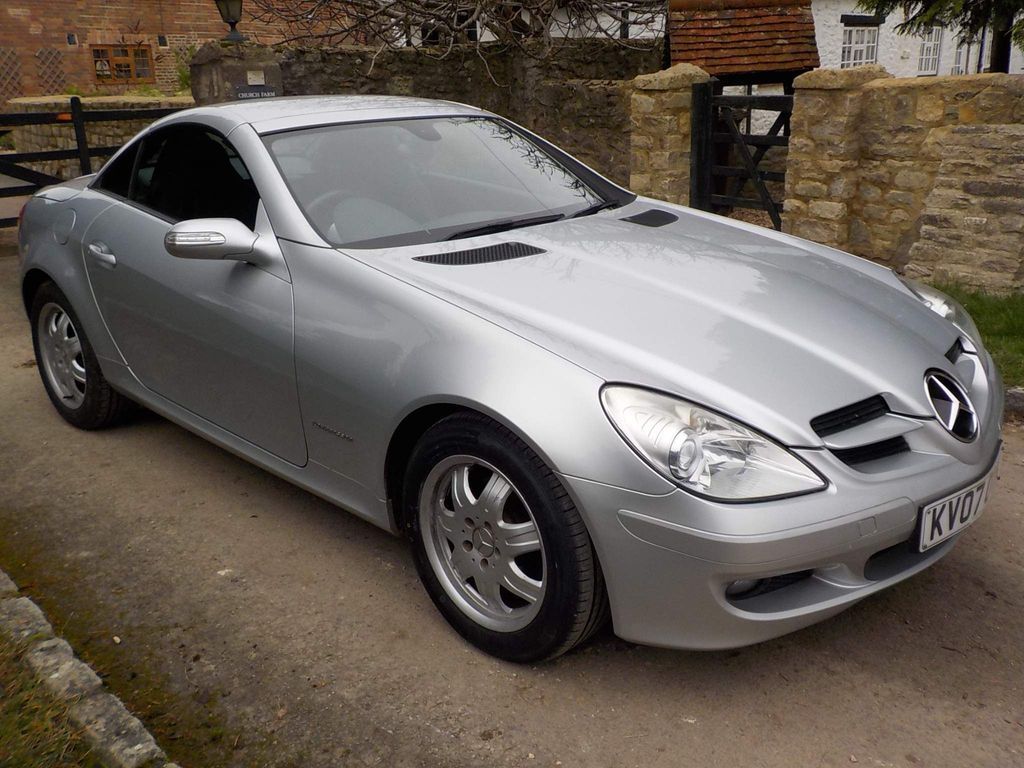 8 Reasons Why We Love The Mercedes-Benz SLK (2 Reasons Why We Wouldn't ...