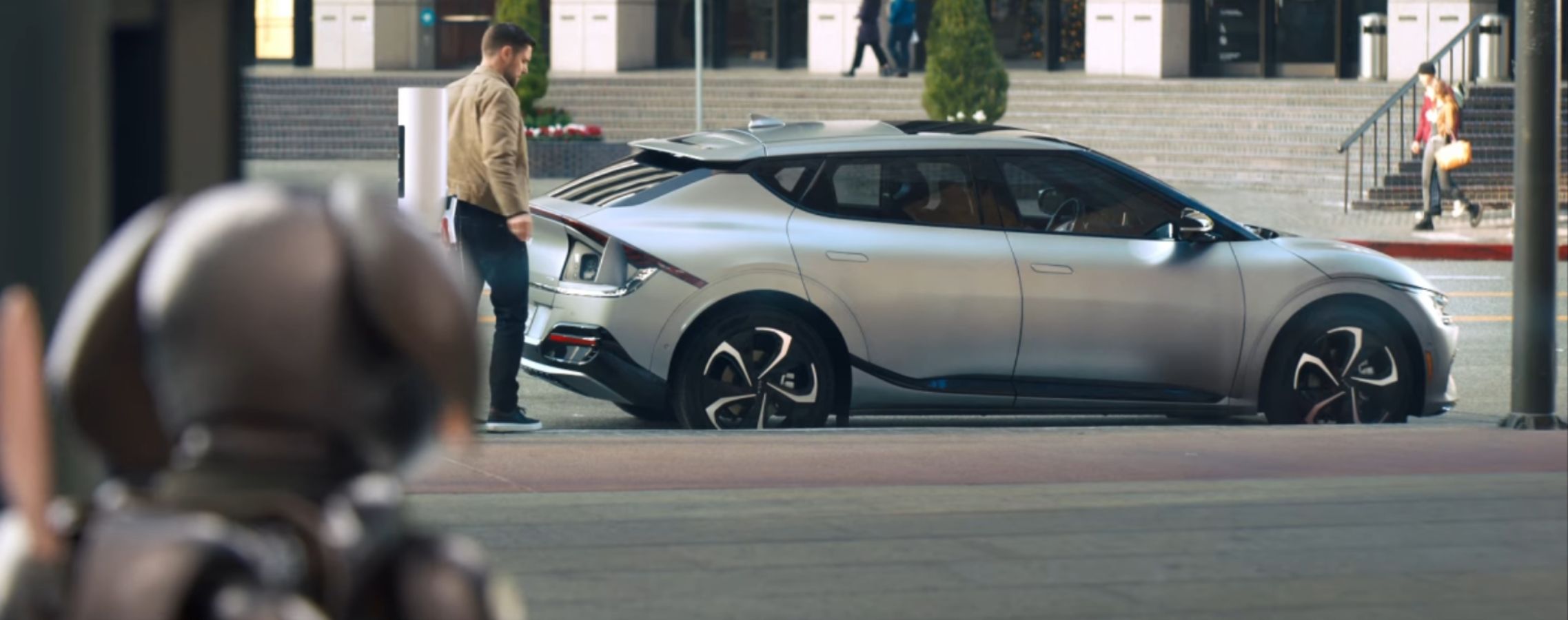 Watch The 2022 Kia EV6 Super Bowl Commercial: 'Robo Dog'