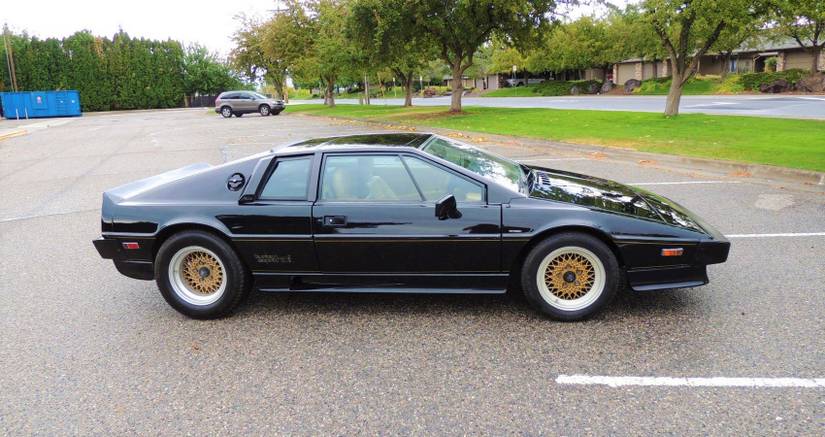 These Are The 10 Coolest Wedge-Shaped Sports Cars