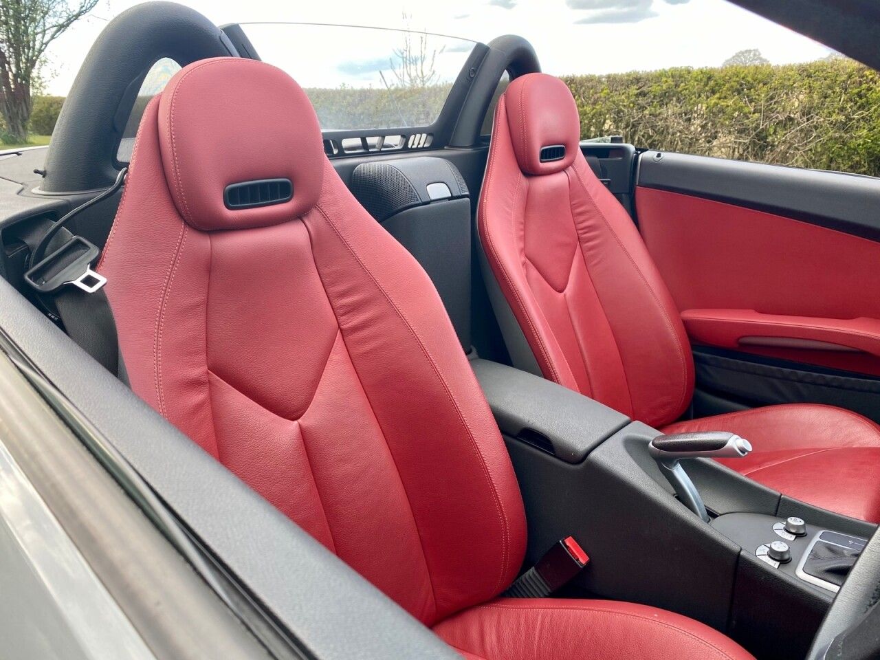 8 Reasons Why We Love The Mercedes-Benz SLK (2 Reasons Why We Wouldn't ...