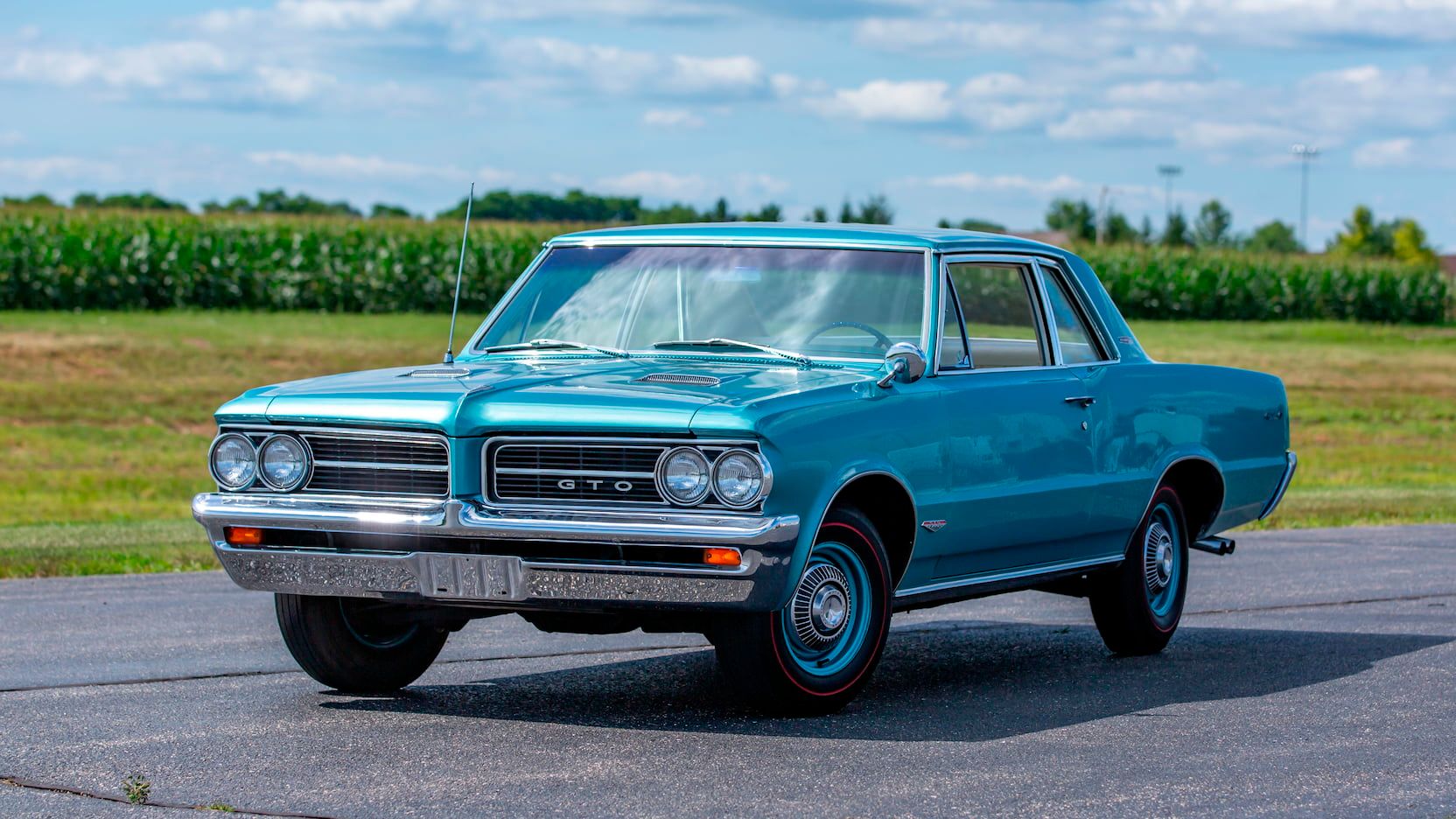 A Detailed Look At The 1964 Pontiac GTO Tri-Power