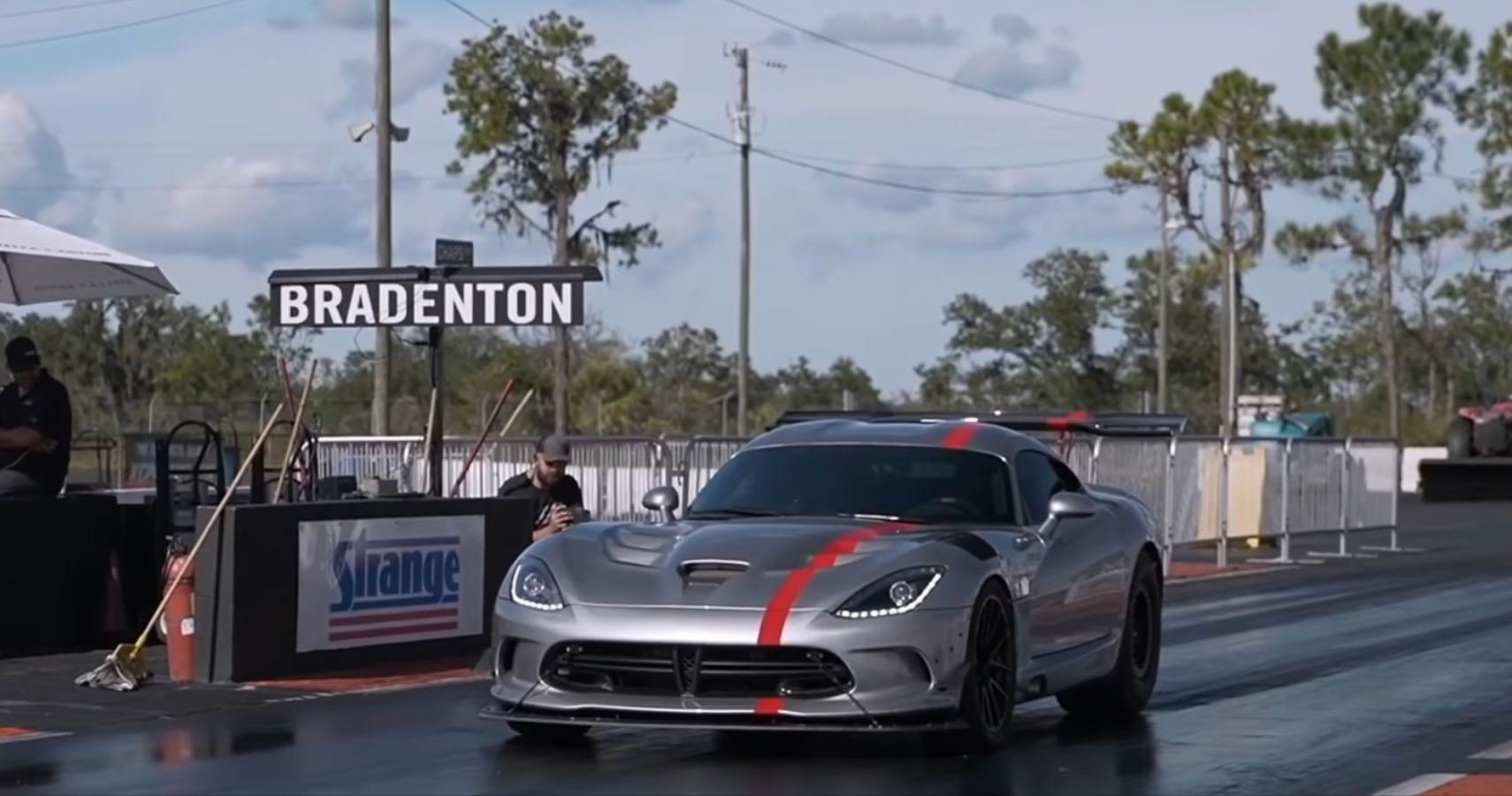 This 3,300-HP 2016 Dodge Viper Is Rear-Wheel-Drive King At The Drag Strip
