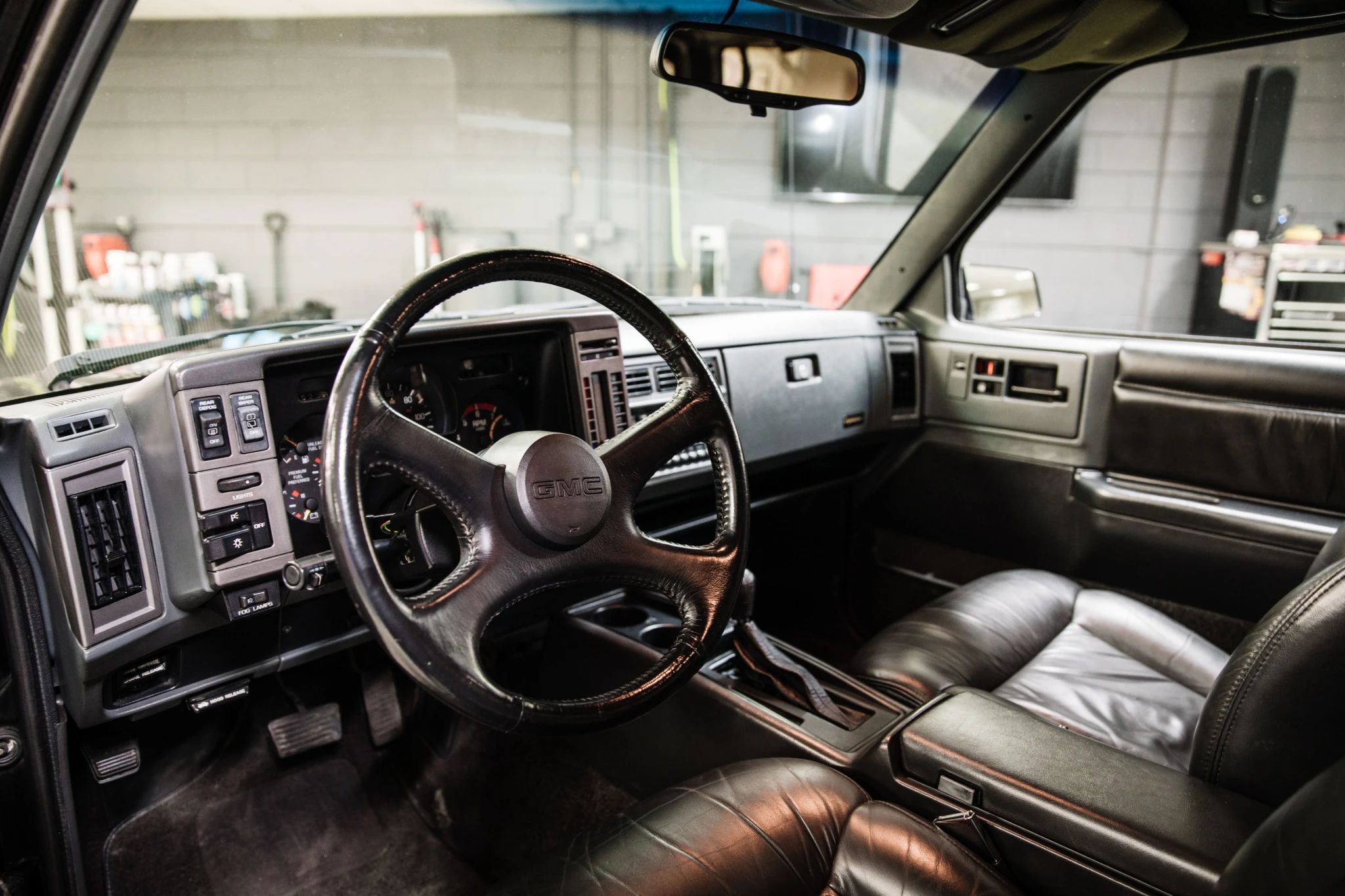 10 Things Gearheads Forgot About The GMC Typhoon And Syclone