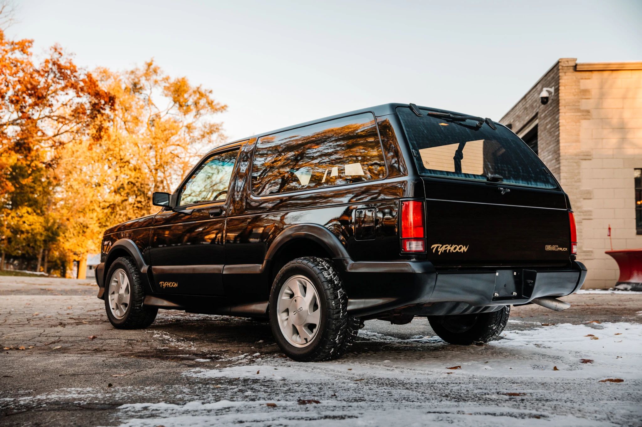 10 Things Gearheads Forgot About The GMC Typhoon And Syclone