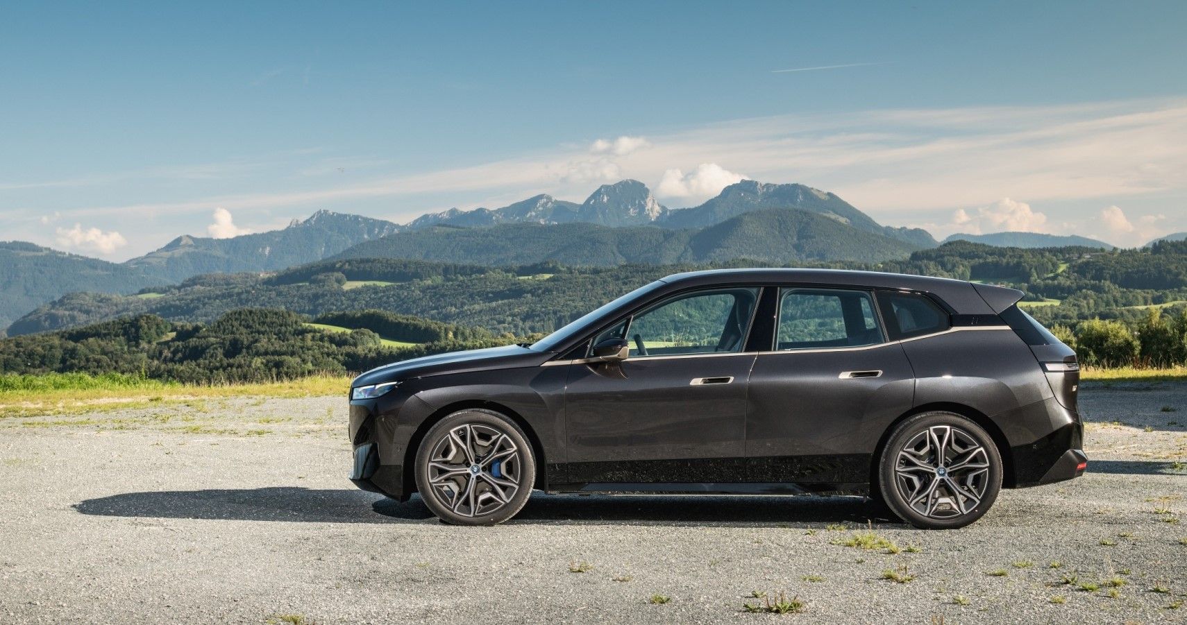 EV Vs ICE: How The BMW iX 50 Compares To The X7 M50i