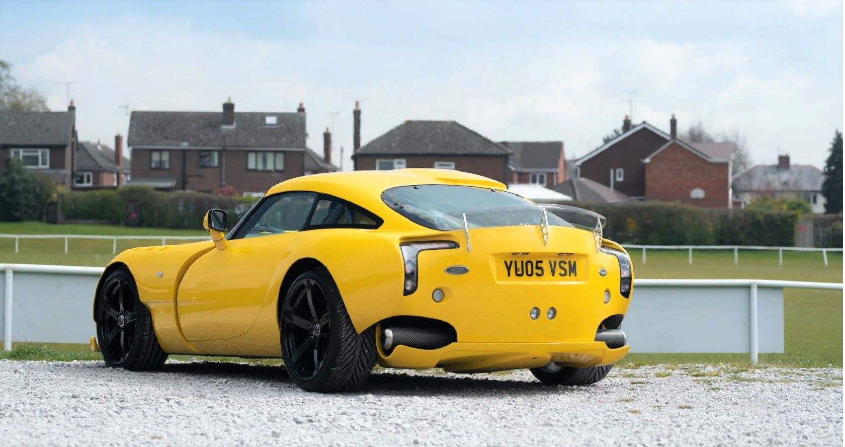 10 Scary-Fast Sports Cars Only A Pro Driver Can Handle