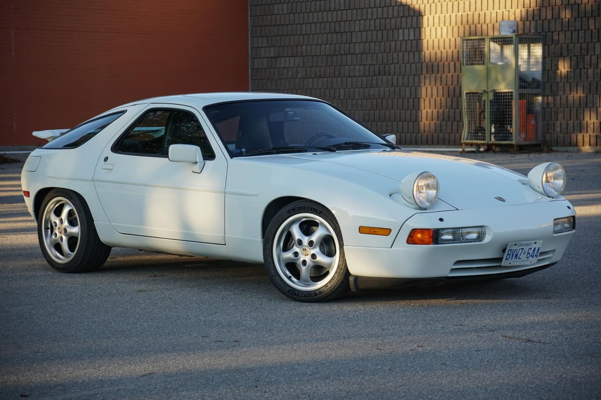 8 Reasons Why We Love The Porsche 928 (2 Reasons Why We'd Never Buy One)