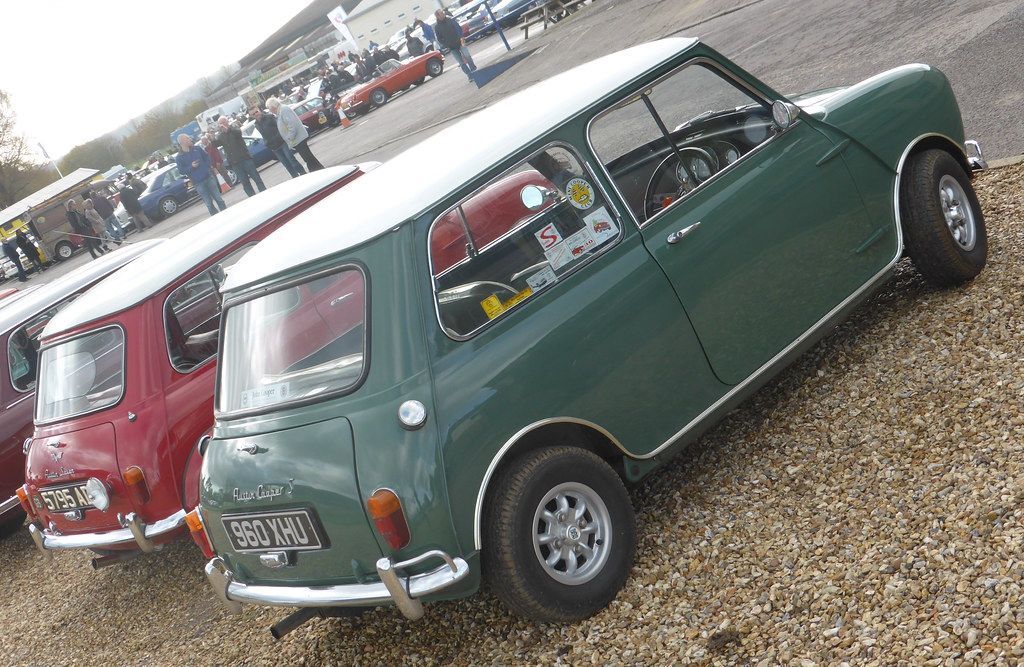 The Original Mini: A Detailed Look At The 1960 Austin Mini