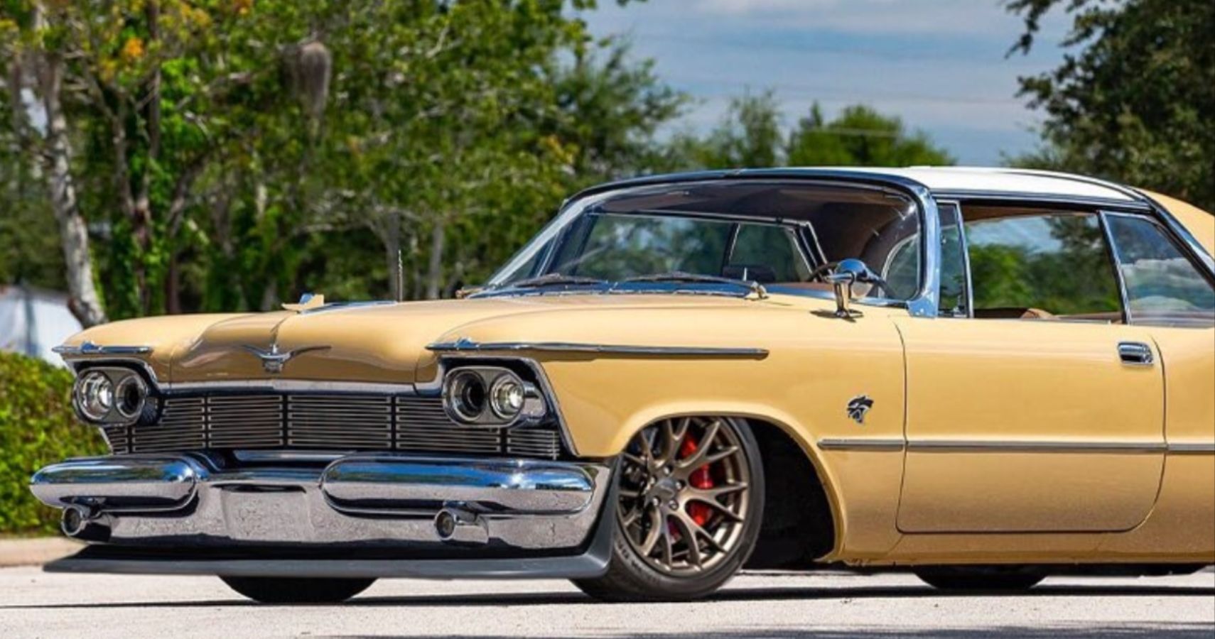 This Chrysler Imperial Gets One Hell Of An Engine Swap