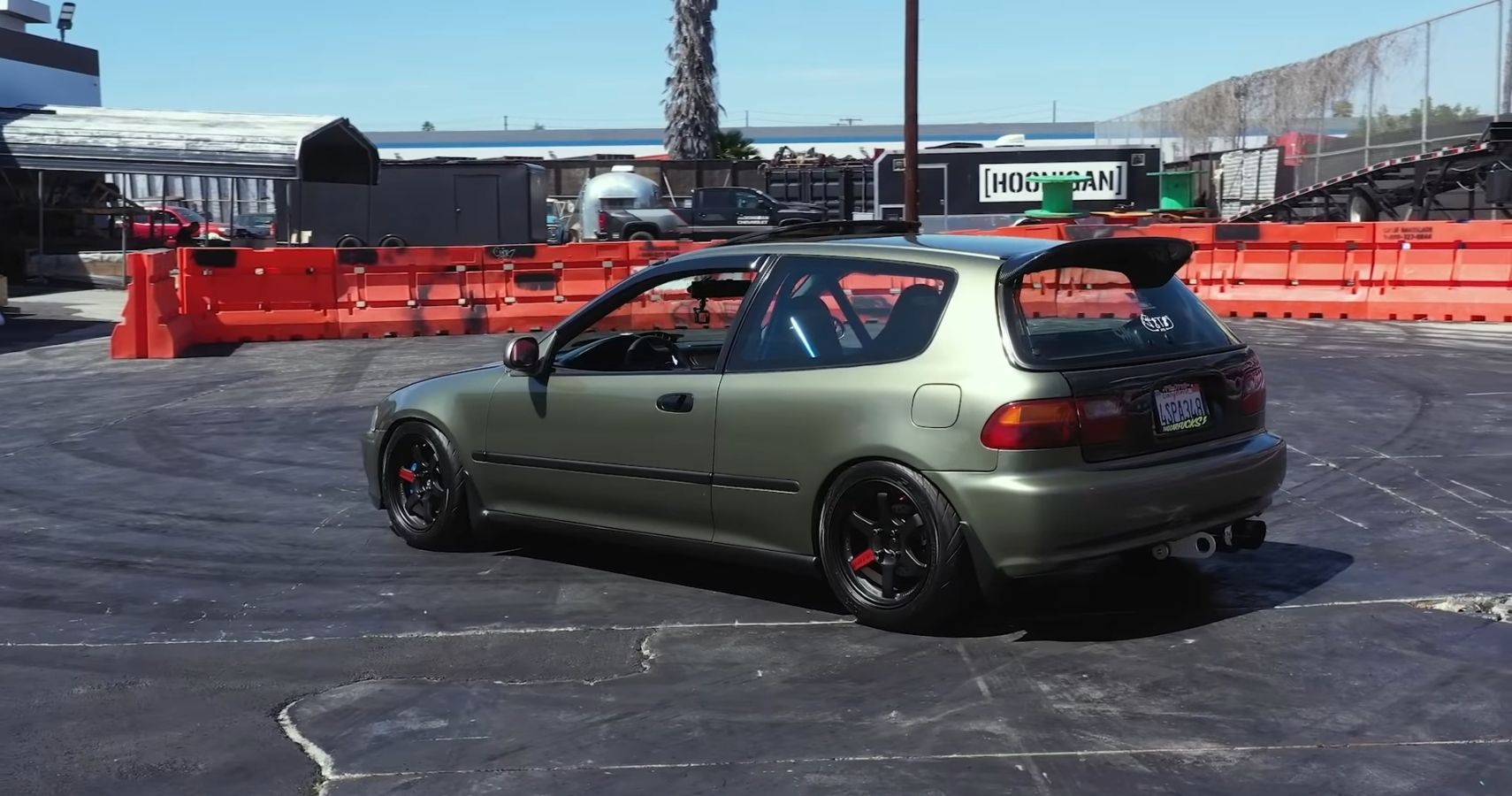 This 400-HP Honda Civic Si Performs First FWD Burnout For The Hoonigans