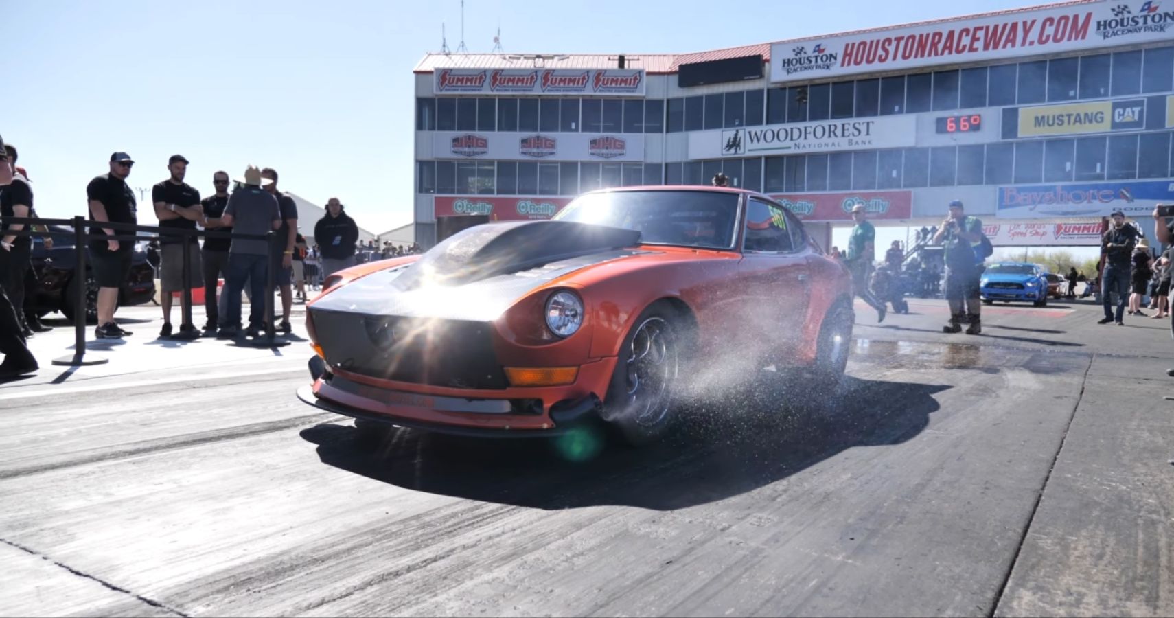 Record-Breaking Datsun 240Z Works Its Magic Over A Quarter-Mile Distance