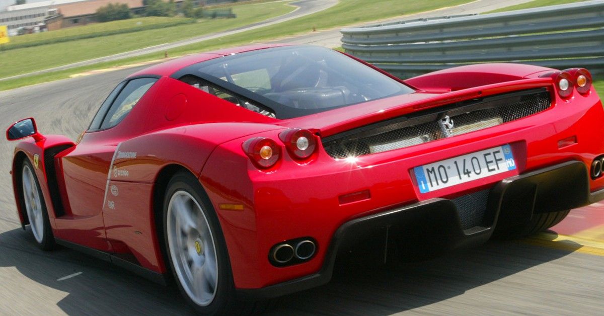 Supercar Icons: Bugatti Veyron 16.4 Vs Ferrari Enzo