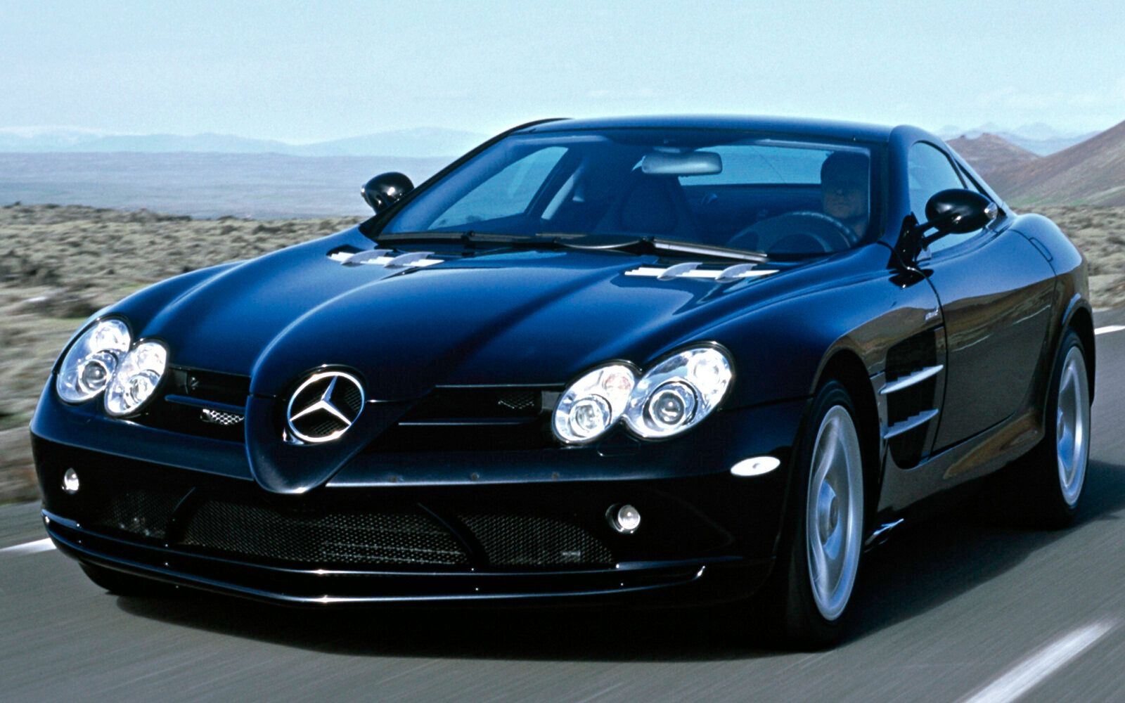 Supercar Icons: Maserati MC12 Vs Mercedes-Benz SLR McLaren