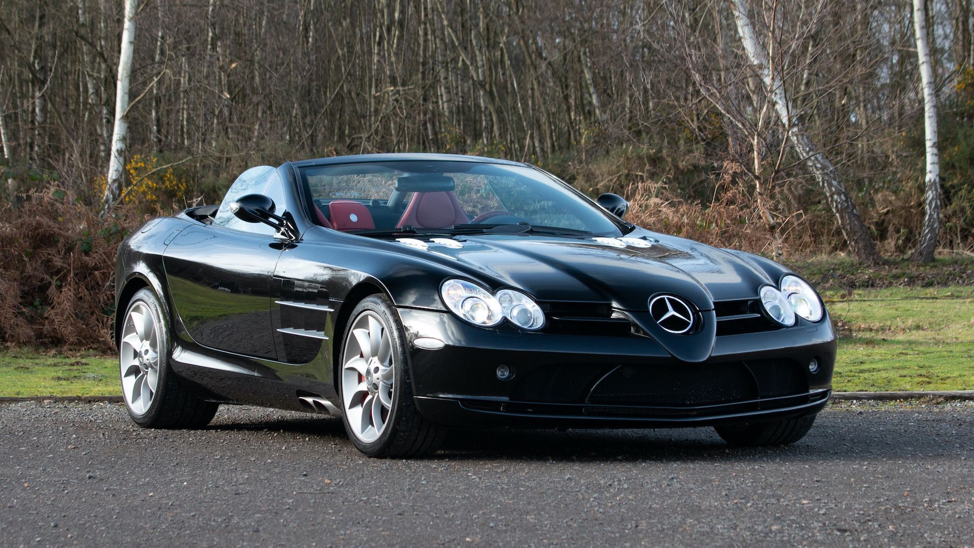 Supercar Icons: Maserati MC12 Vs Mercedes-Benz SLR McLaren