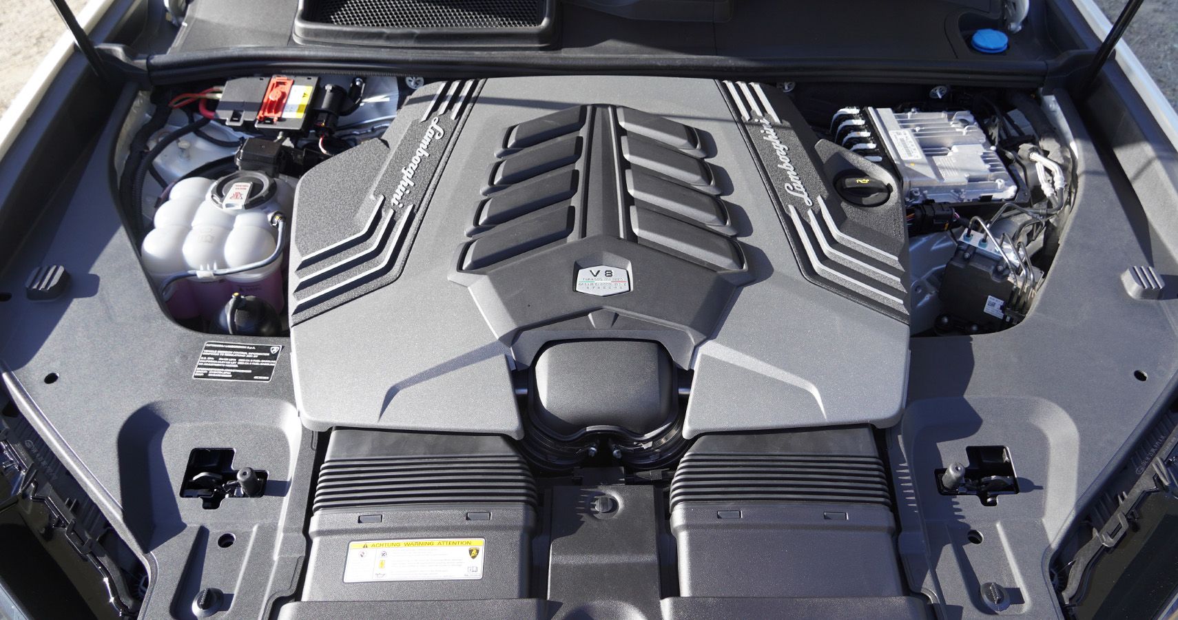 10 Reasons Why The Lamborghini Urus Is The Best SUV For Rich Gearheads