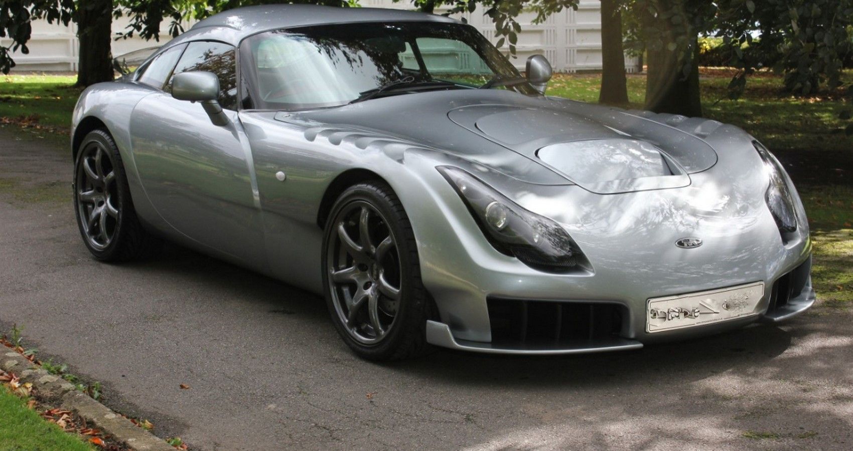 10 European Sports Cars That Showed A Lot Of Promise... But Flopped