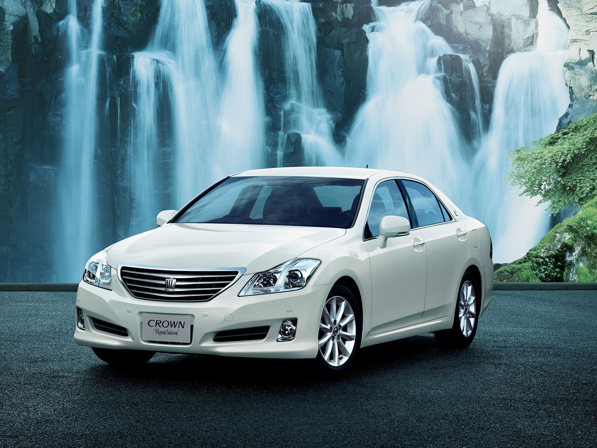 Evolution Of The Toyota Crown, The Ultimate JDM Sedan