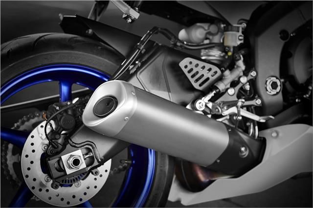 10 Reasons Why You Should Consider Buying A 2010 Yamaha R6