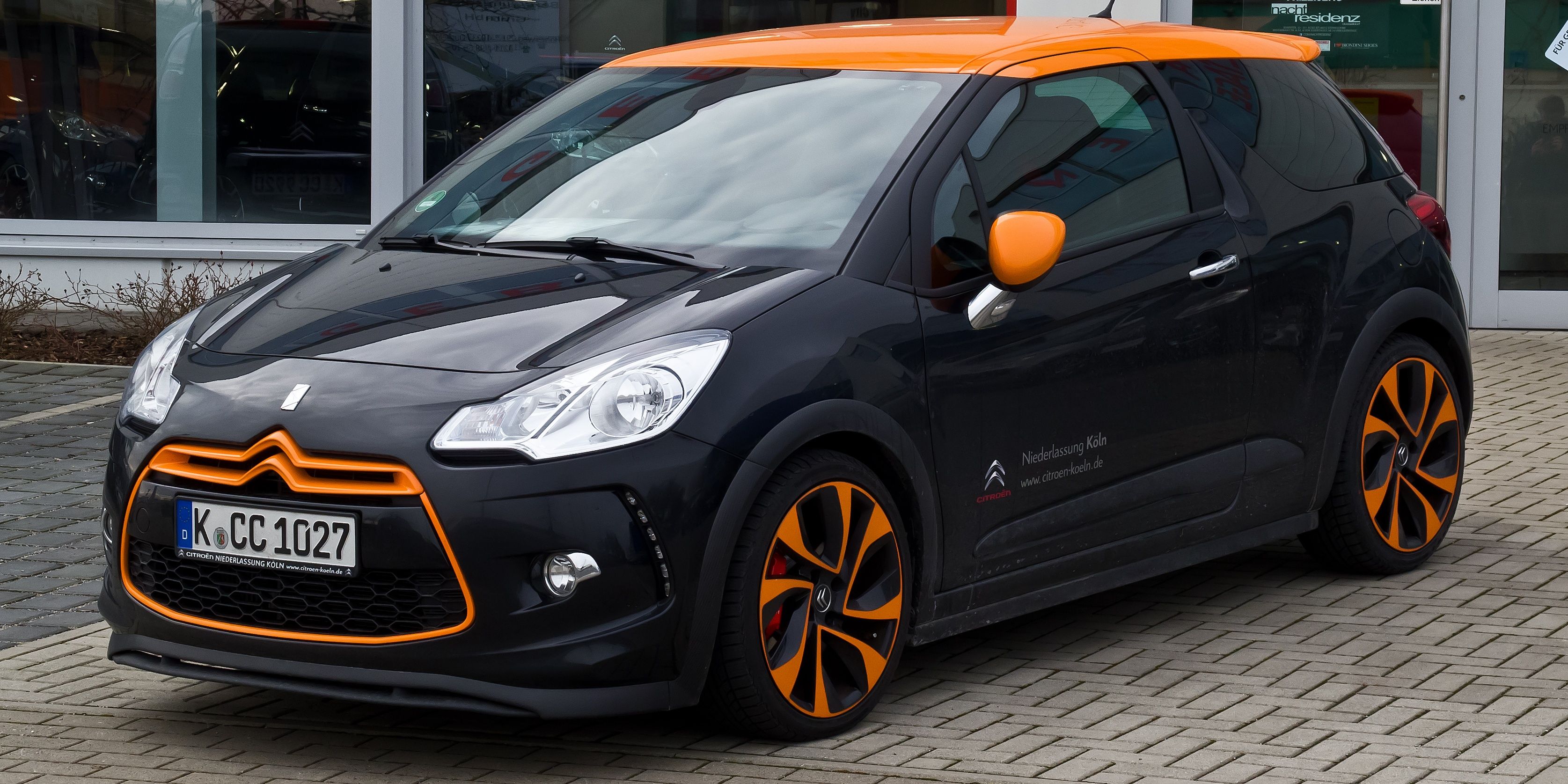 10 French Cars That Look Cool, But Should Never Be Bought By Anyone