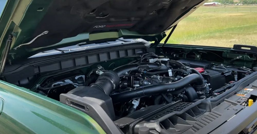 The Fast Lane Car Compares Ford Branco Raptor To Bronco With Sasquatch ...