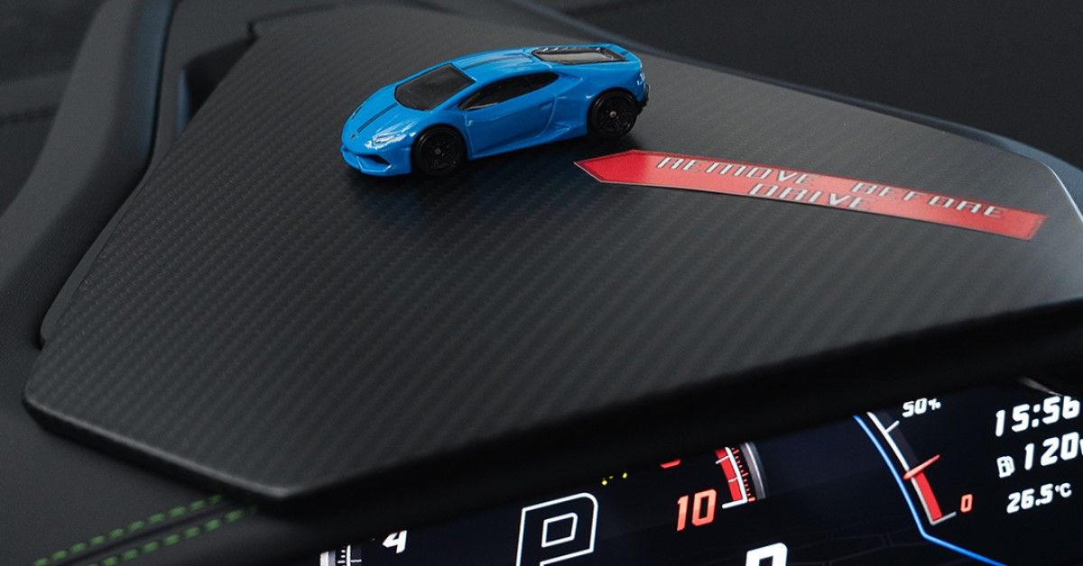 This Cool Lamborghini Huracan EVO Spyder With Hot Wheels Livery Is A ...
